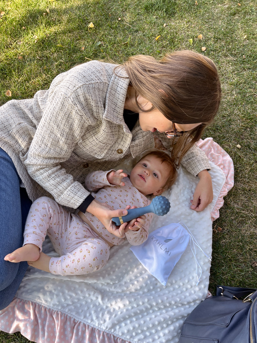 Baby Milestone Monthly Guide and the Role of Baby Massage – Kahlmi